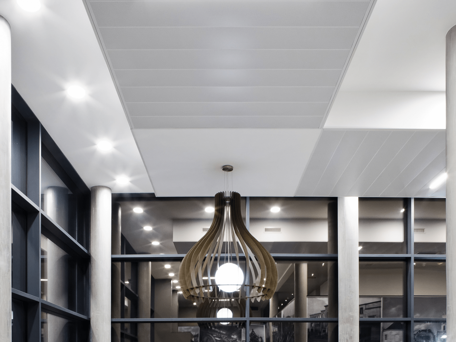 Plafond posé sur profil de rive apparent avec bacs PM2, PM3, PM4, PM10 ...